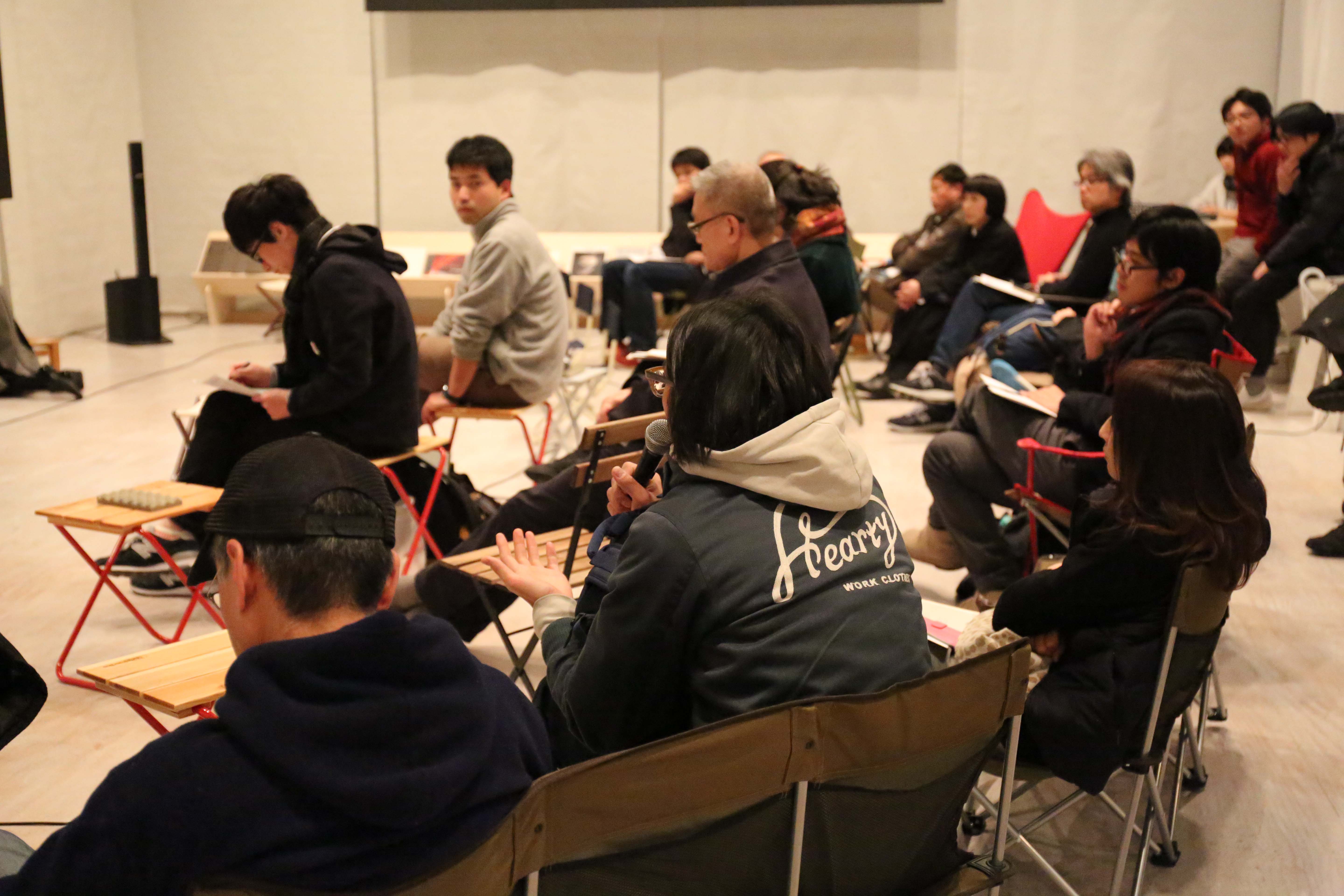 てつがくカフェ第56回「展覧会『まっぷたつの風景』から『明日』を問う」｜ せんだいメディアテーク